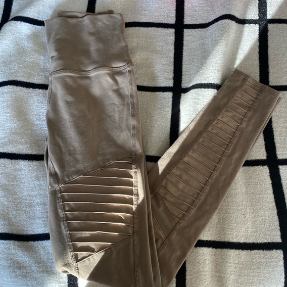 ALO Yoga | Pants & Jumpsuits | Alo Moto Legging | Poshmark